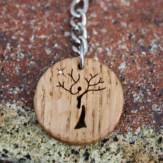 Irish Oak Tree-lady key-ring
